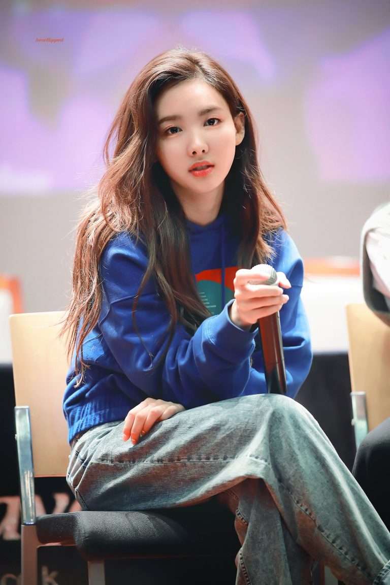 تقرير كامل | فرقة Twice الأعضاء القائدة صور واعمارهم 2023 | KPOPNA - كيبوبنا