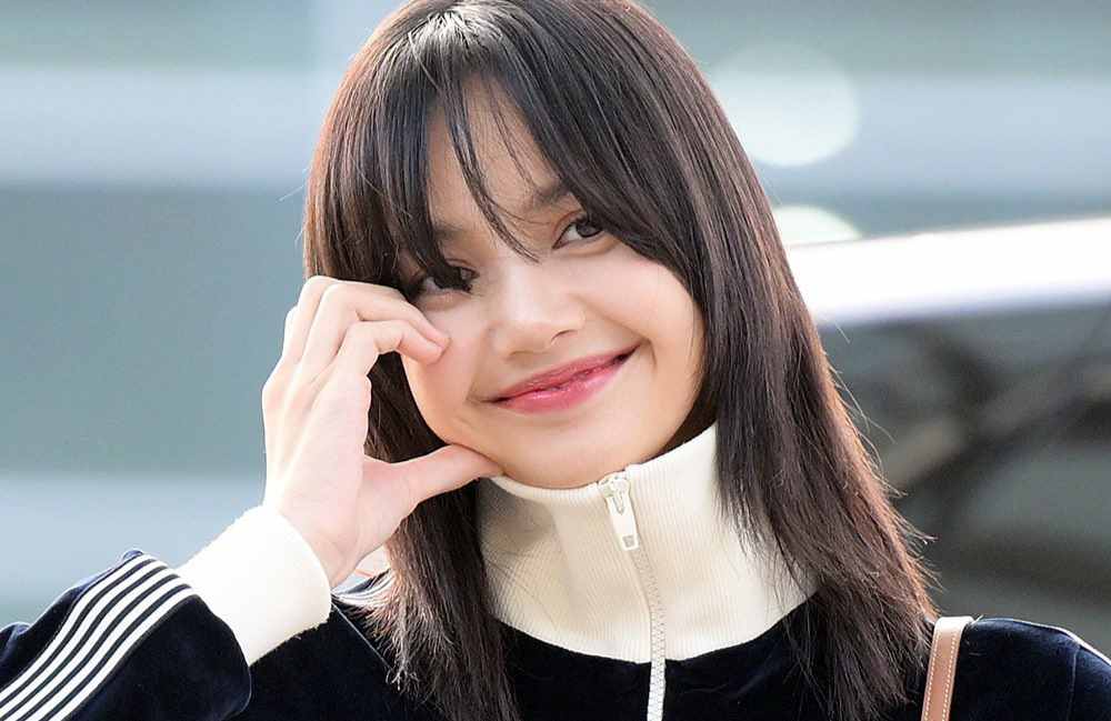 بلاك بينك ليسا تظهر سعادتها بعــد تجديدها للعقد مع شركة YG - كيبوبنا | KPOPNA - كيبوبنا